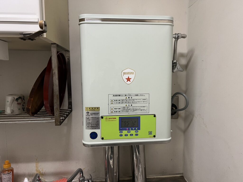 壁掛型 貯蔵式電気湯沸器 HDENシリーズ | 細山熱器株式会社